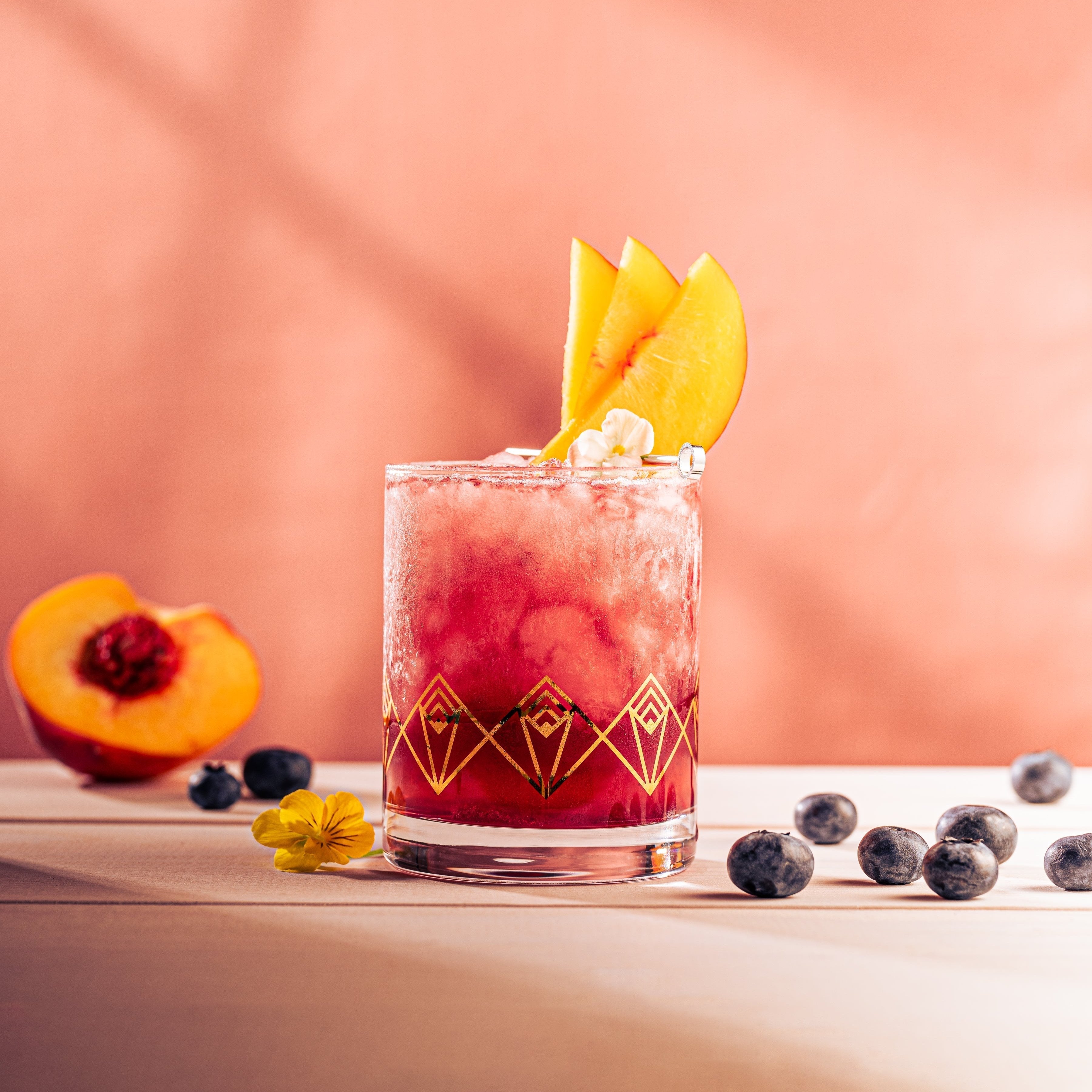 Blueberry Whiskey Smash – Born to Shake